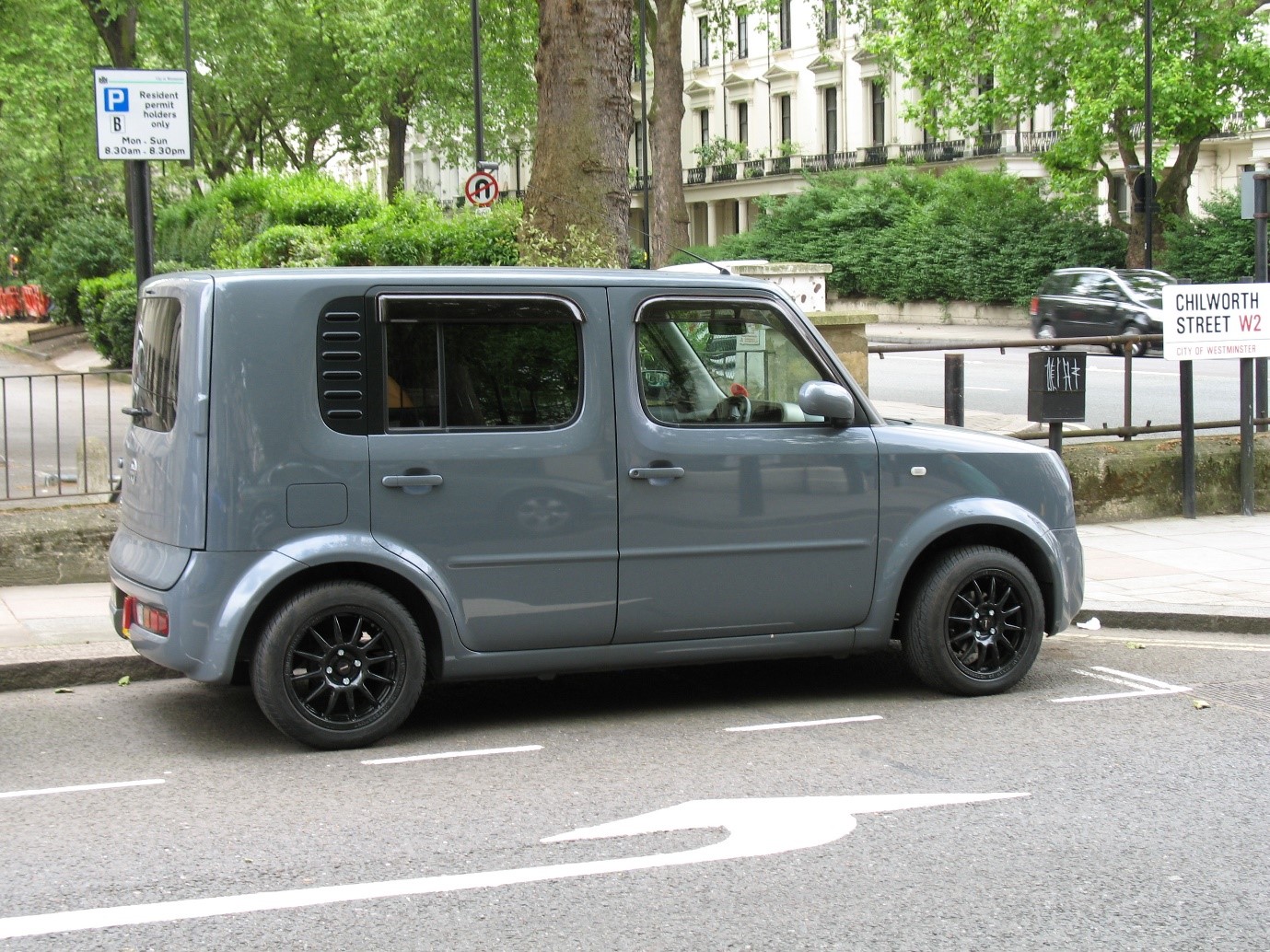 เจาะลึก Nissan Cube รถยนต์ดีไซน์แปลกตา แนะนำรุ่นและราคาที่ควรรู้